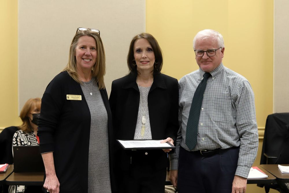 Kim Clenney Receives Sandite Pacesetter Award | Sand Springs Public Schools